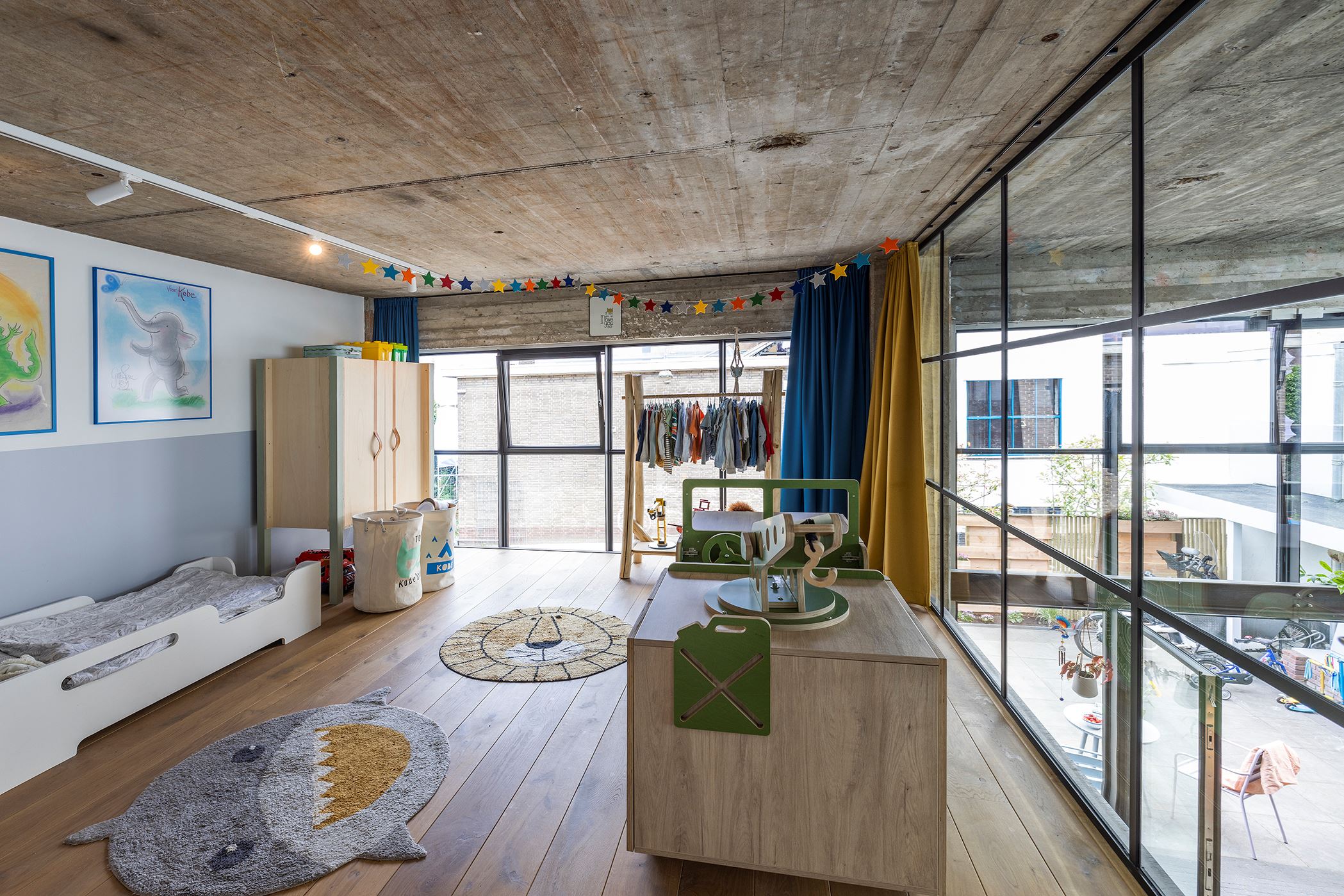 Un loft urbain et multi-niveaux à la décoration moderne à Rotterdam