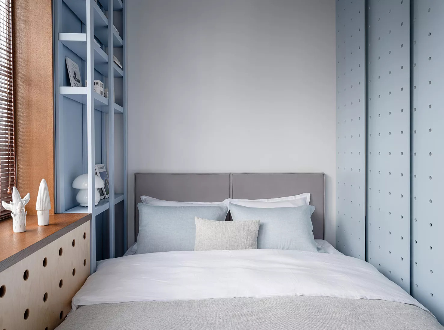 Un appartement de 29m2 sous le signe du design et du bleu