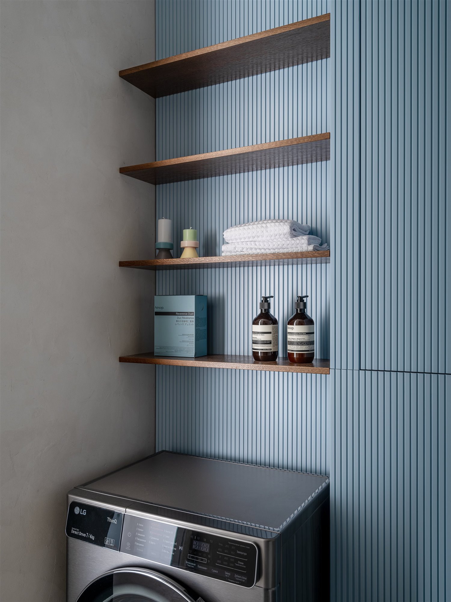 Un appartement de 29m2 sous le signe du design et du bleu