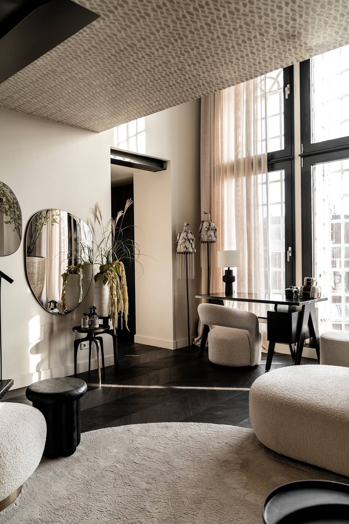 Un appartement sur trois niveaux de 157m2 au style Art Déco à Rotterdam