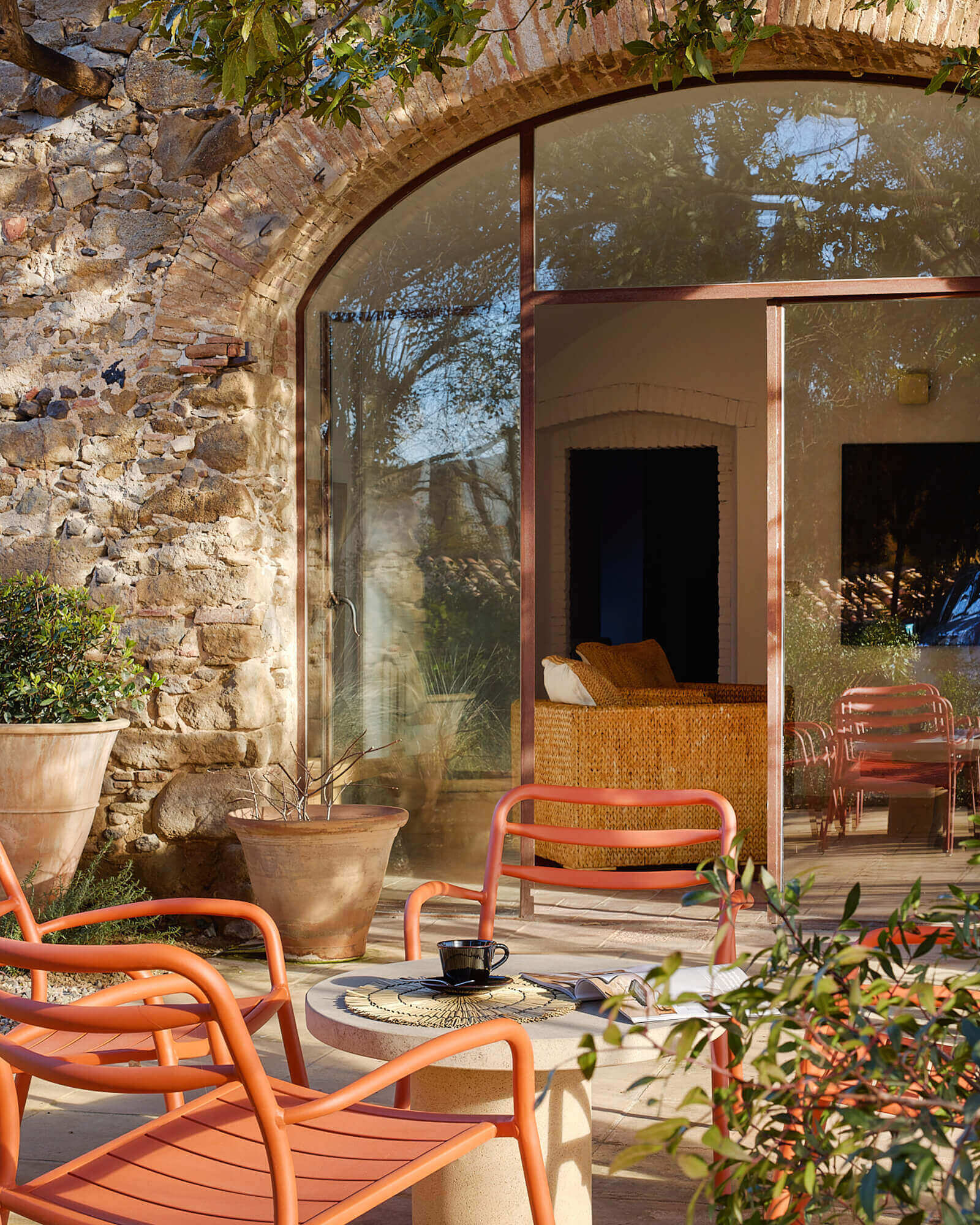 Une maison catalane en pierres anciennes à la décoration actuelle