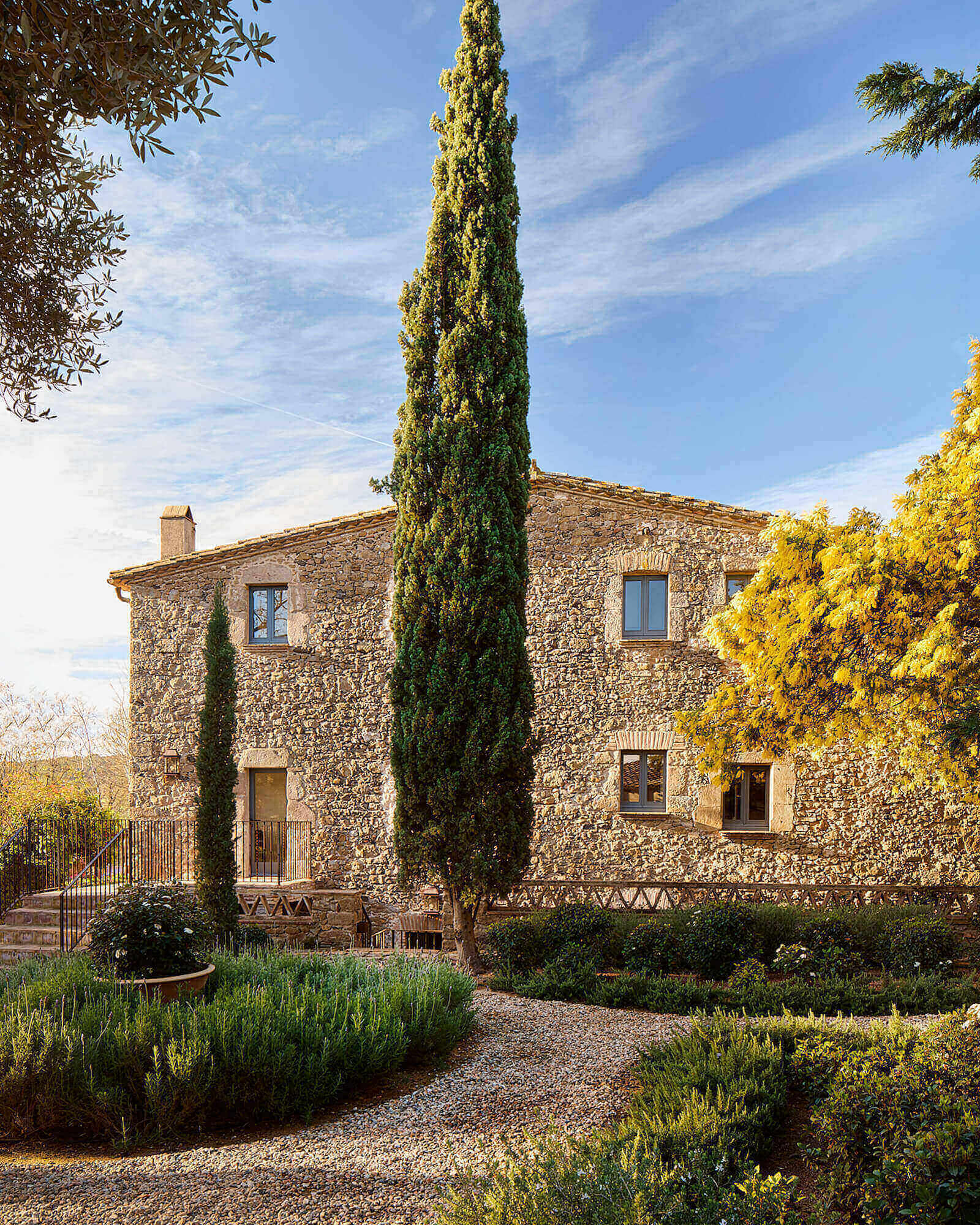 Une maison catalane en pierres anciennes à la décoration actuelle
